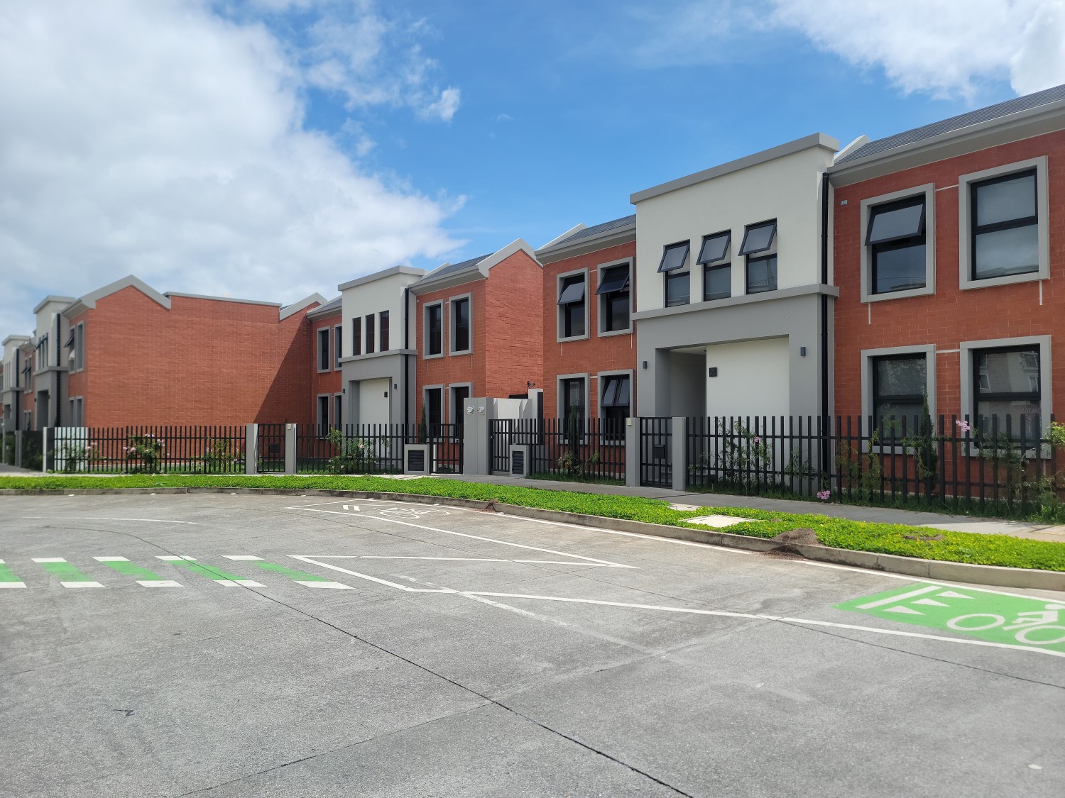 Elara Residencias - Condado Naranjo